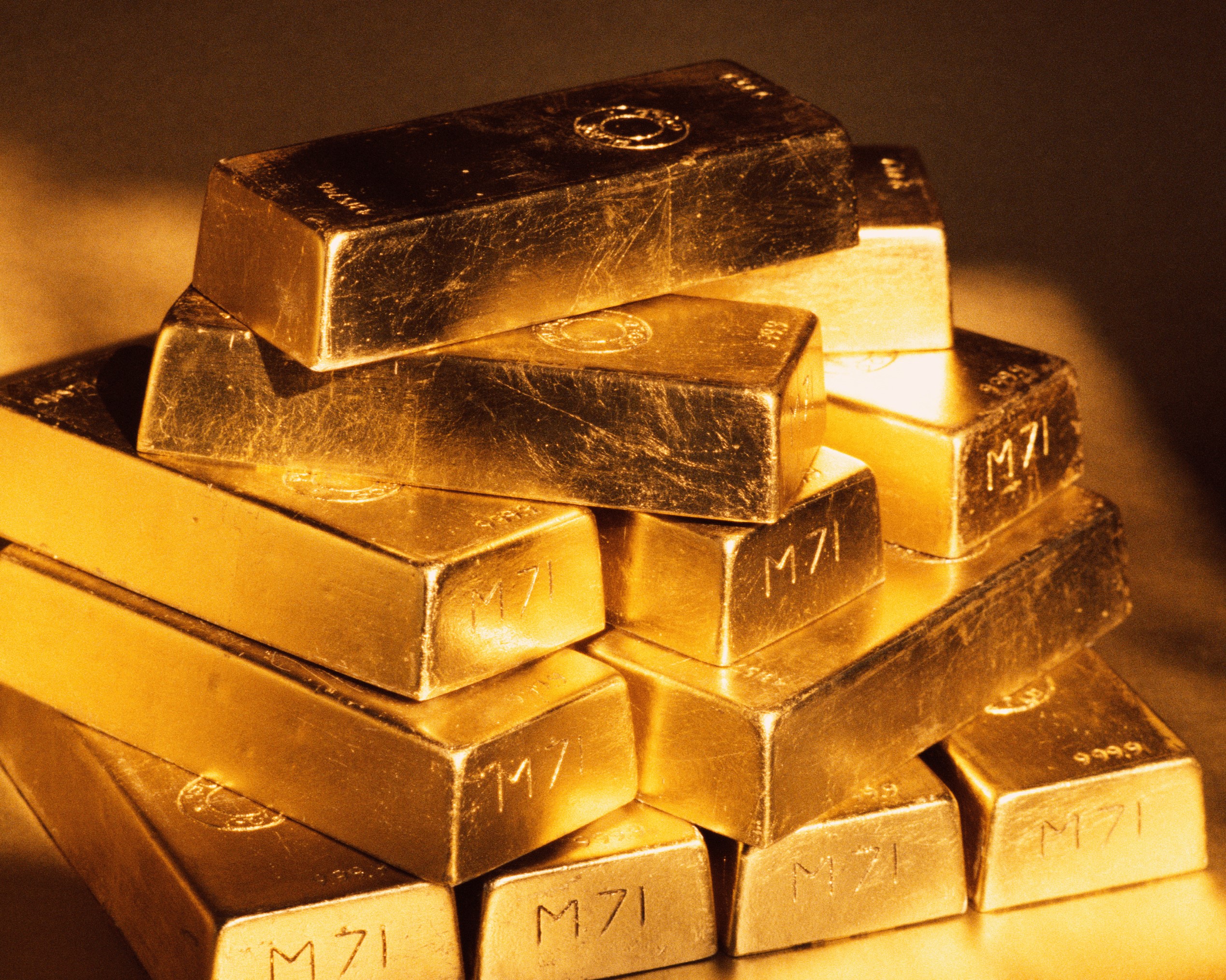 3 Reasons Why Gold Is Thriving in This Economic Environment